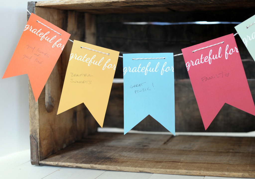 DIY Thanksgiving Pennant Flags