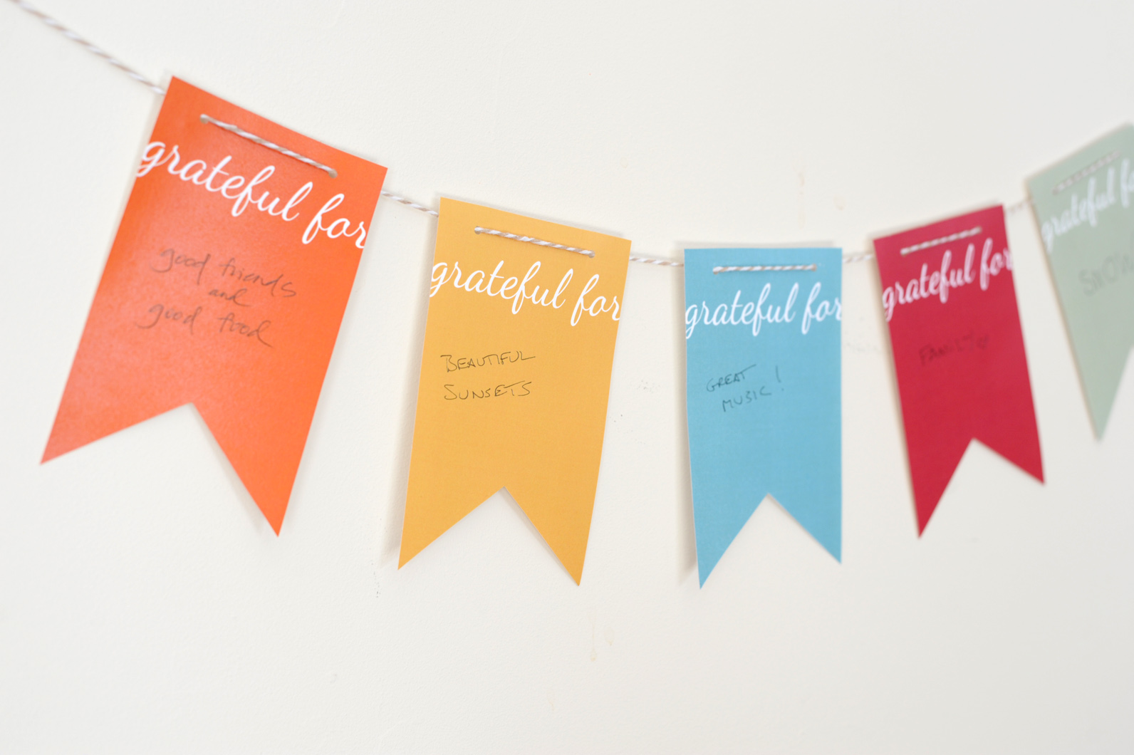 DIY Thanksgiving Pennant Flags