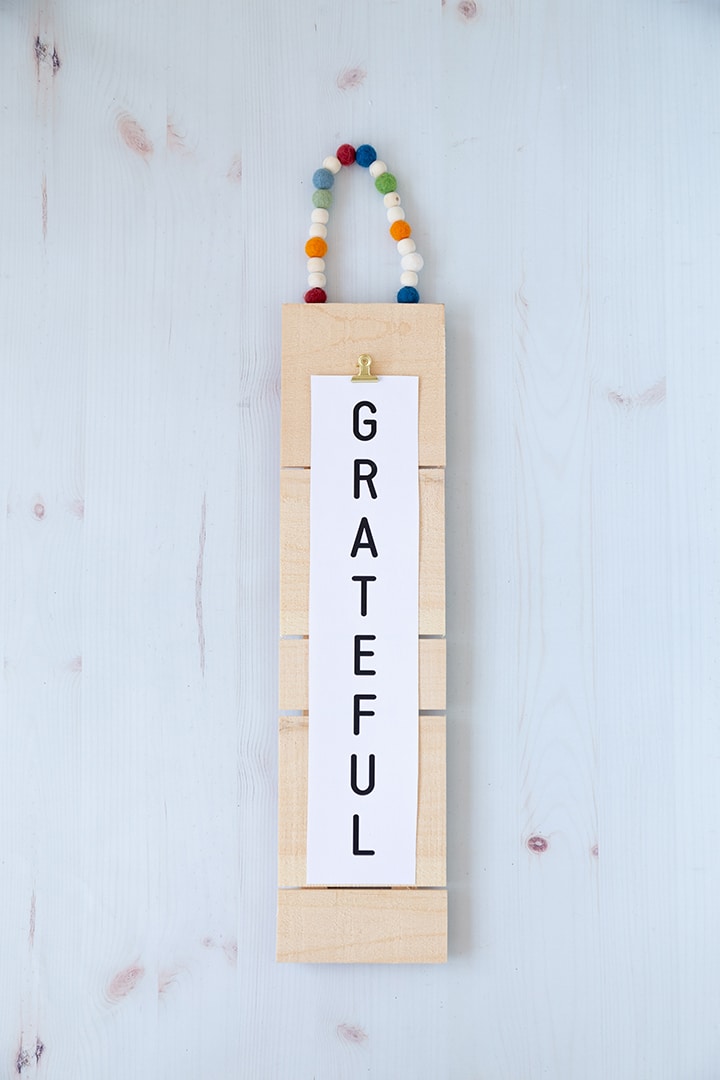 DIY Thanksgiving Signs - Alice and Lois